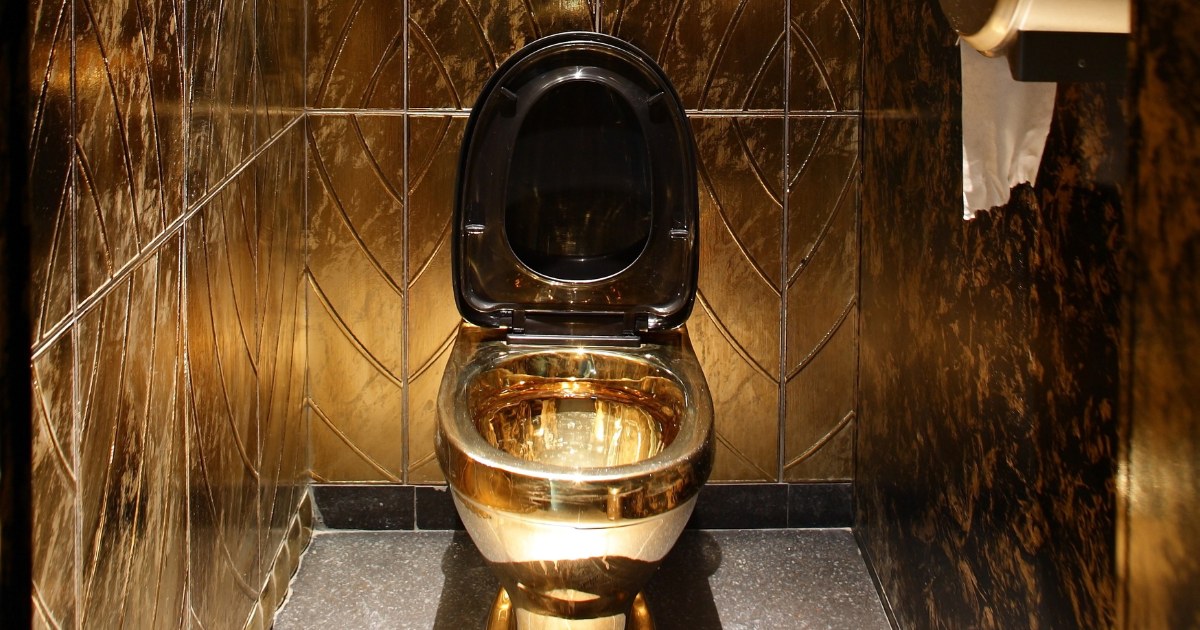 UK man gets two-year suspended term for gold toilet theft • PhilSTAR Life