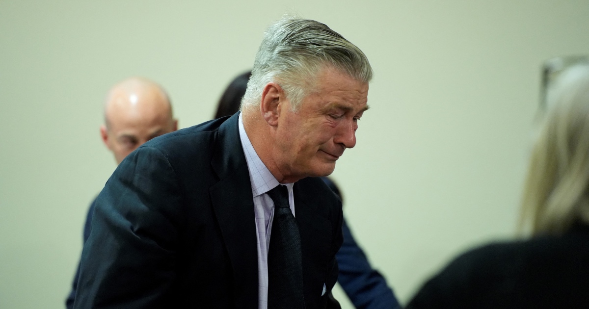 Alec Baldwin turns emotional after judge tosses manslaughter case over ...