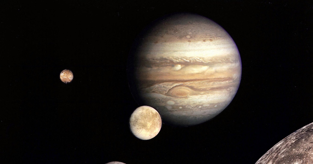 Spacecraft to swing by Earth, moon on path to Jupiter • PhilSTAR Life