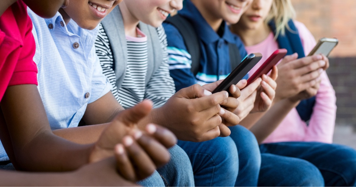 Calls for smartphone-free childhood grow in UK • PhilSTAR Life