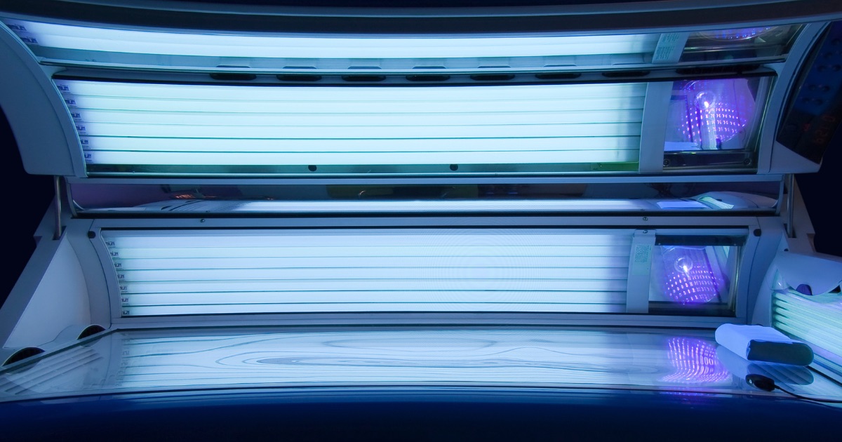 Final moments of man found dead in tanning bed after 3 days revealed ...