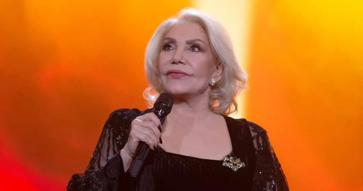 Greek singer Marinella has stroke on stage • PhilSTAR Life