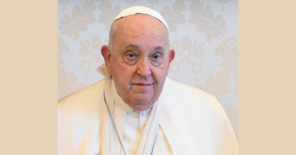 Pope Francis bruises arm in fall at Vatican • PhilSTAR Life