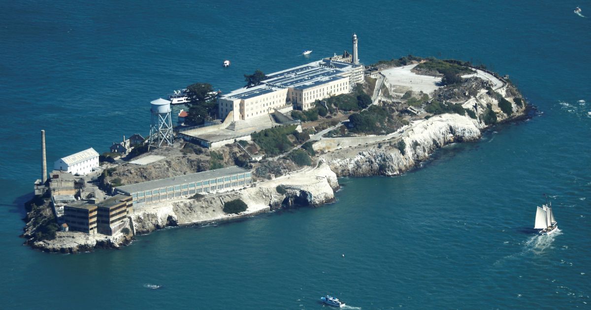 Trump orders the reopening of Alcatraz prison • PhilSTAR Life