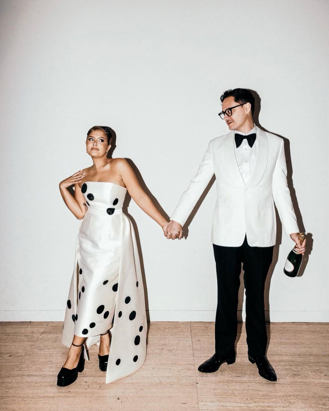 Museum wedding, handwritten gowns, 'Sabrina'-inspired dress—all the ...