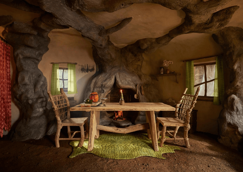 You can now book a stay in Shrek's Swamp in Scotland for free. Here's ...