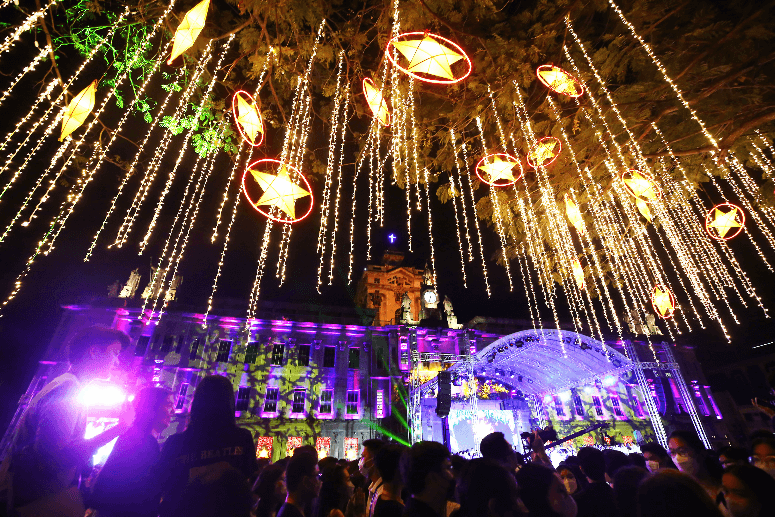 LOOK: Paskuhan festivities commence with 70-foot-tall Christmas tree ...
