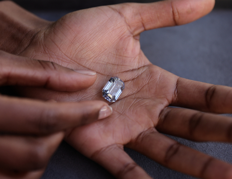 Sotheby's tips largest blue diamond at auction to fetch $48 million ...