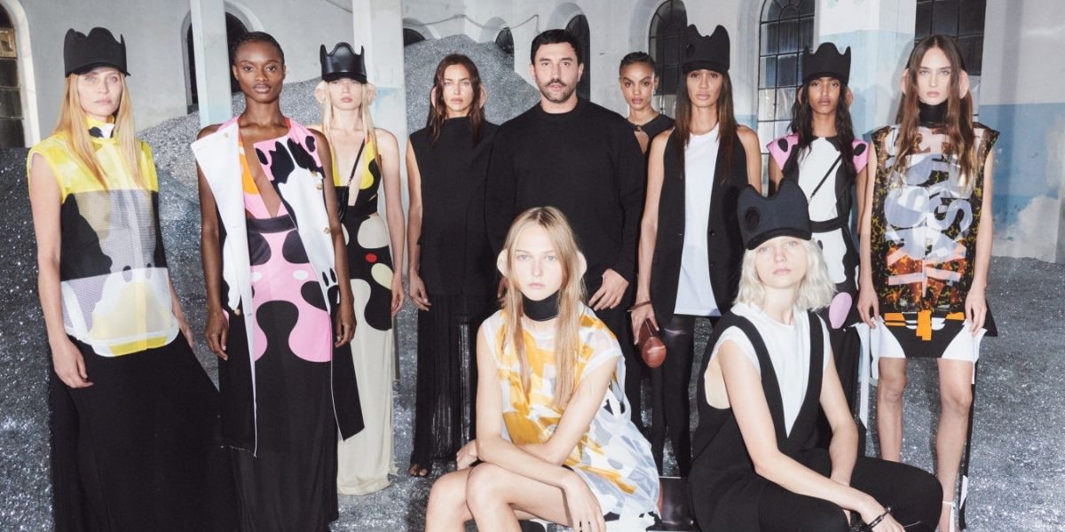 Burberry appoints Versace boss Jonathan Akeroyd as new CEO • PhilSTAR Life