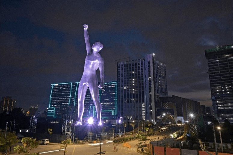 The Fil-Am artist behind amazing colossal art • PhilSTAR Life