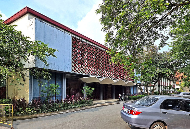 A green and maroon walk • PhilSTAR Life