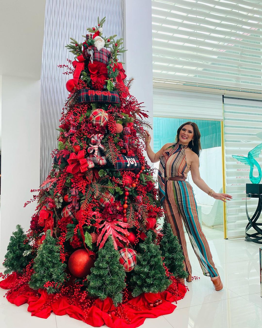 LOOK: Filipino celebrities and their stunning Christmas trees this year ...