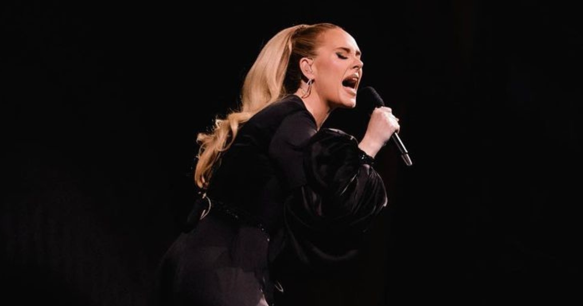 Adele reveals she collapsed backstage during Las Vegas residency ...