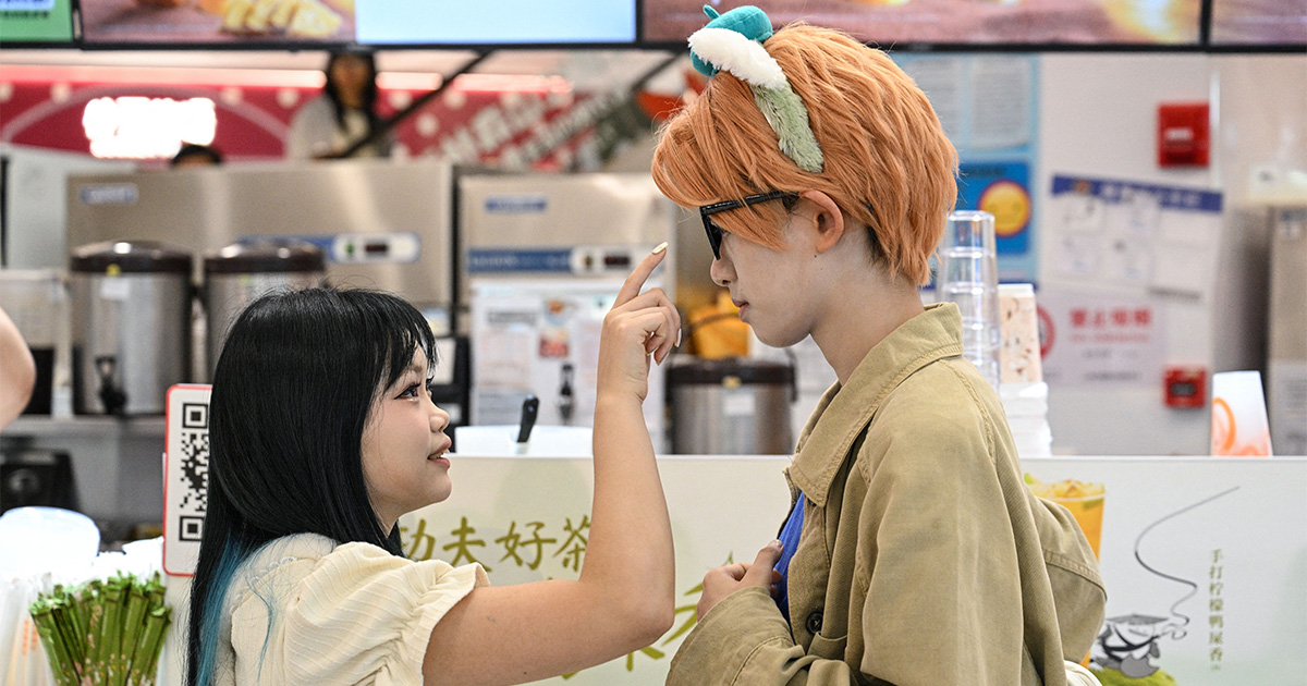 Young Chinese women hire female cosplayers to play dream men • PhilSTAR ...