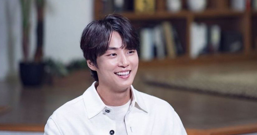 Korean actor Yoon Shi Yoon is in the Philippines studying English ...