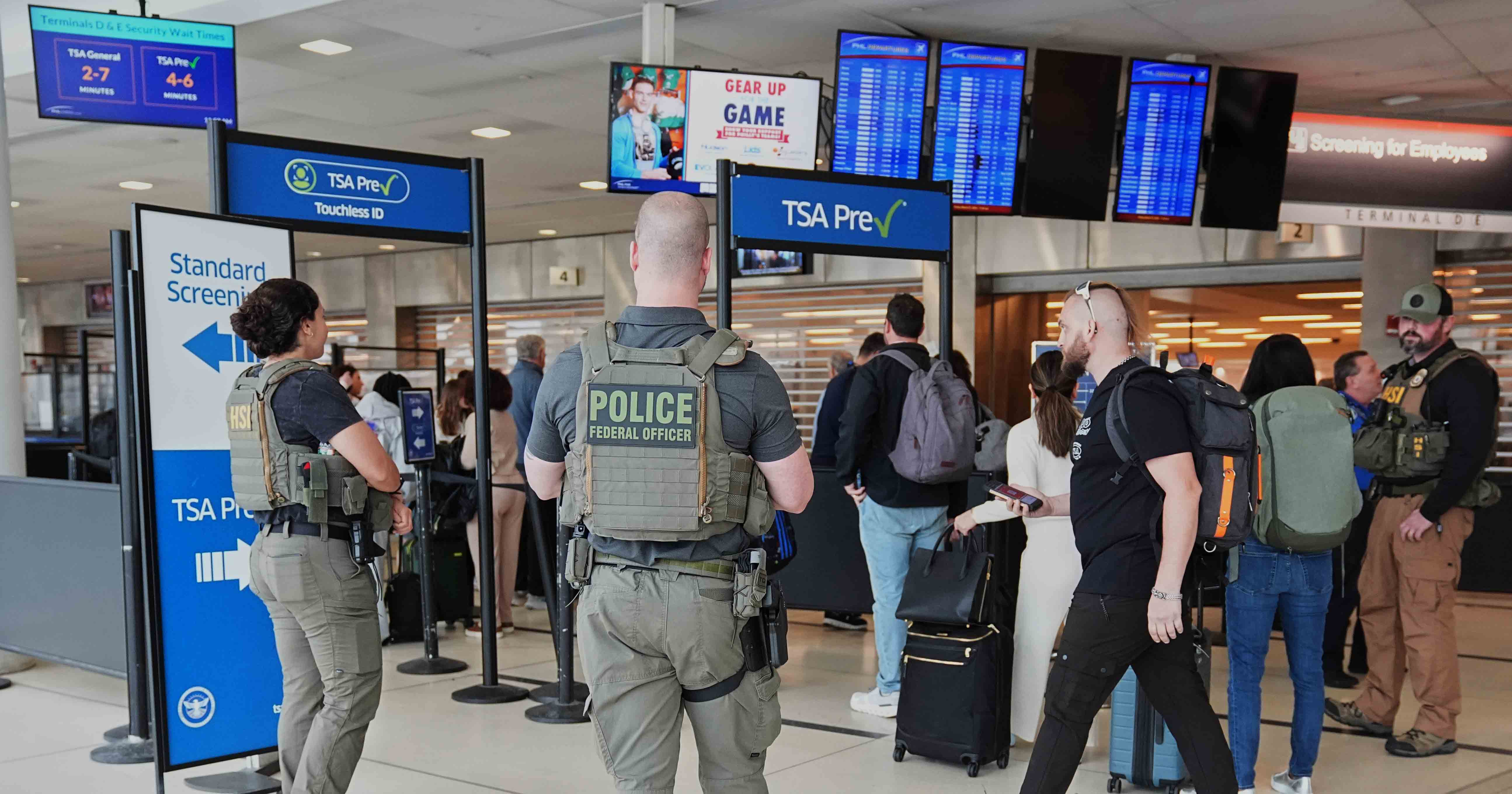 Trump signs order to pay TSA employees after Congress fails to agree on ...
