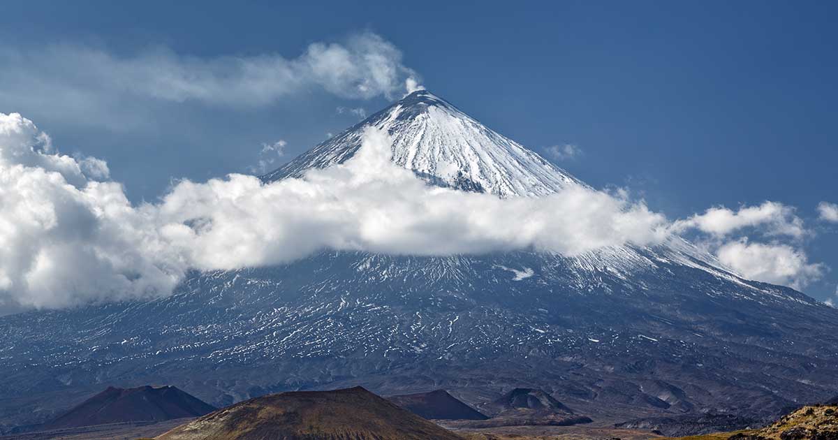 Klyuchevskoy volcano in Russia's far east starts erupting after ...