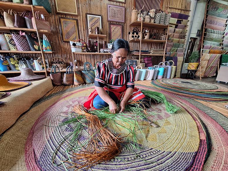 Wear your heart for local weaves on your sleeve • PhilSTAR Life