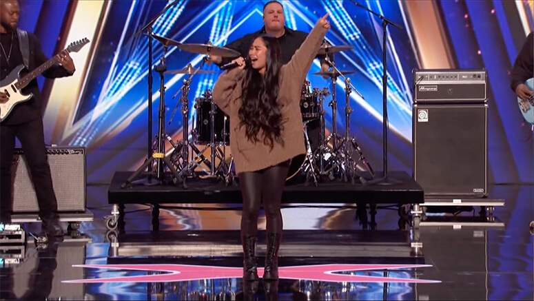 'I’m working late, 'cause I’m a singer': Filipinos' undeniable ...