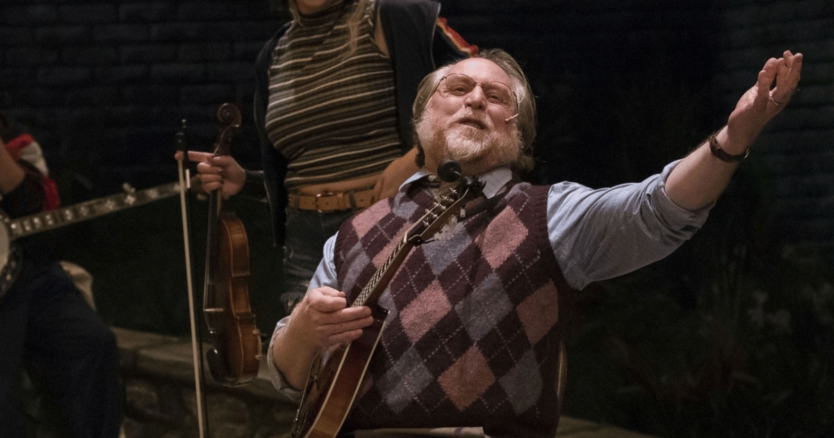 Stage actor dies during performance after suffering from medical ...