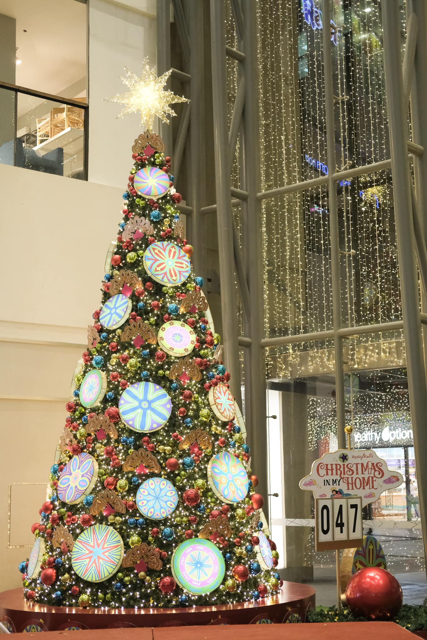 LIST: Metro Manila malls where you can find colorful, gigantic ...