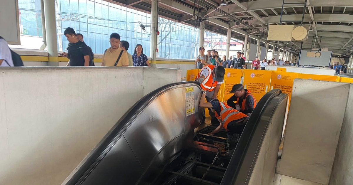 MRT-3 apologizes over escalator malfunction that caused 10 passengers ...