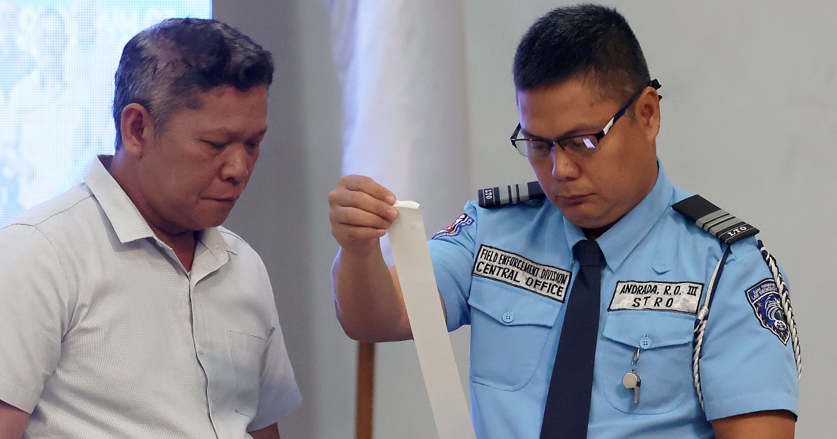 Driver of viral EDSA bus lane SUV with '7' plate apologizes for traffic ...