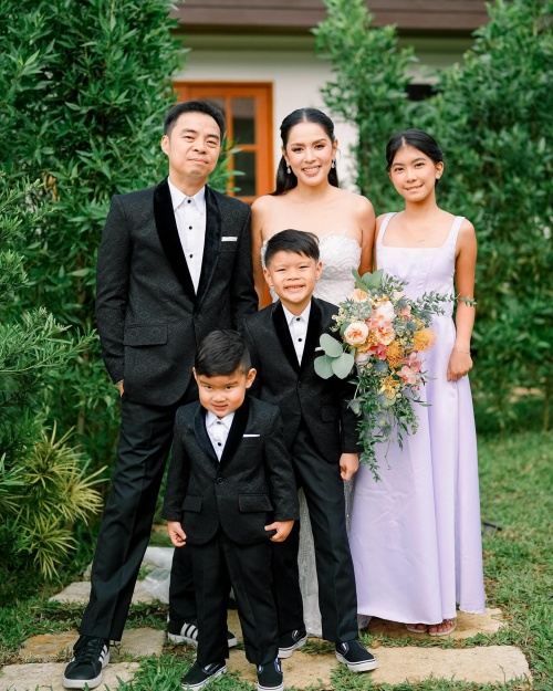 Chito Miranda and Neri Naig renew vows months after 10th wedding ...