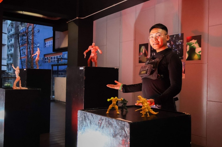 Meet Dominic Barrios, the security guard-clay sculptor who just mounted ...