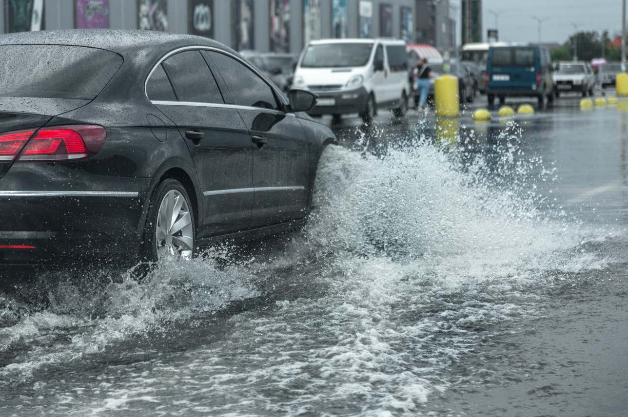 GUIDE: What to do if your car has been submerged in floodwater ...