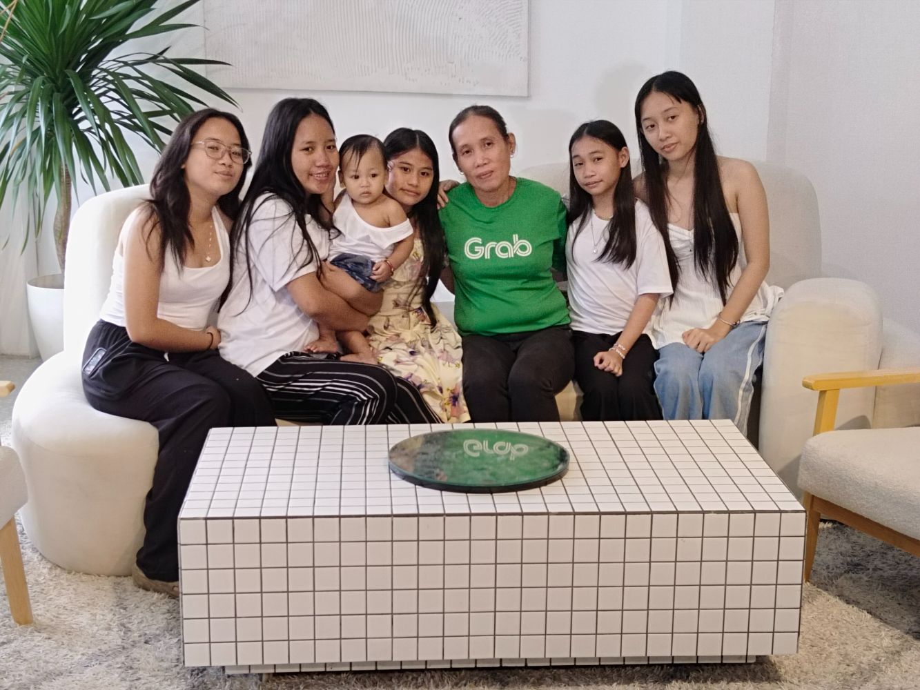 ‘Buo ang Pasko’: How a Grab cyclist’s Christmas wish came true through ...