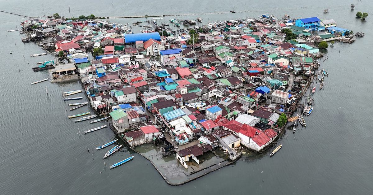 Against the tide: Filipinos battle rising sea on sinking island ...